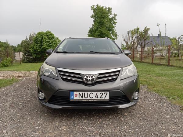 Toyota Avensis 2014 in Ukmerge, with an engine capacity of 2.20 L and mileage of 219 thousand km for 5800 €, photo 1 on AUTOMOTO.COM.LV
