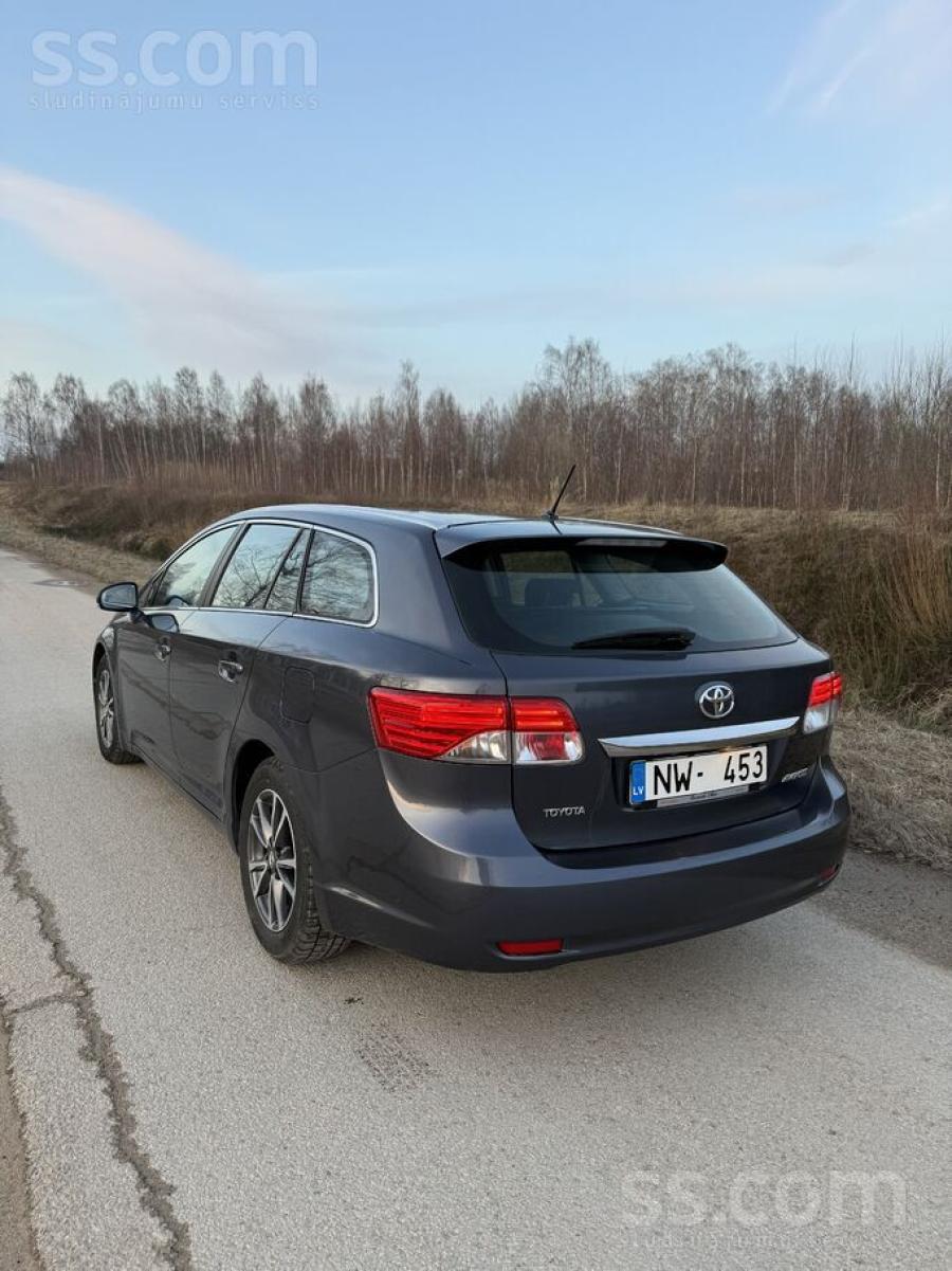 Toyota Avensis 2014 in Aizkraukle, with an engine capacity of 1.80 L and mileage of 248 thousand km for 7780 €, photo 4 on AUTOMOTO.COM.LV