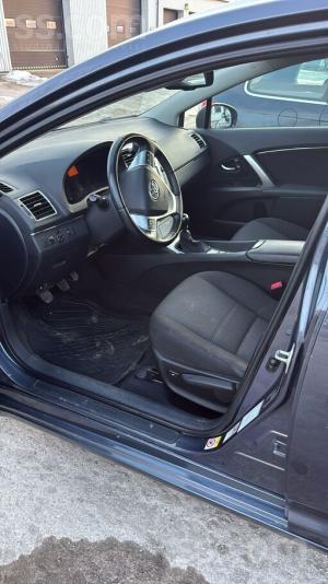 Toyota Avensis 2014 in Aizkraukle, with an engine capacity of 1.80 L and mileage of 248 thousand km for 7780 €, photo 6 on AUTOMOTO.COM.LV