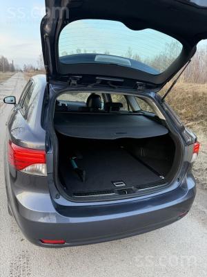 Toyota Avensis 2014 in Aizkraukle, with an engine capacity of 1.80 L and mileage of 248 thousand km for 7780 €, photo 9 on AUTOMOTO.COM.LV