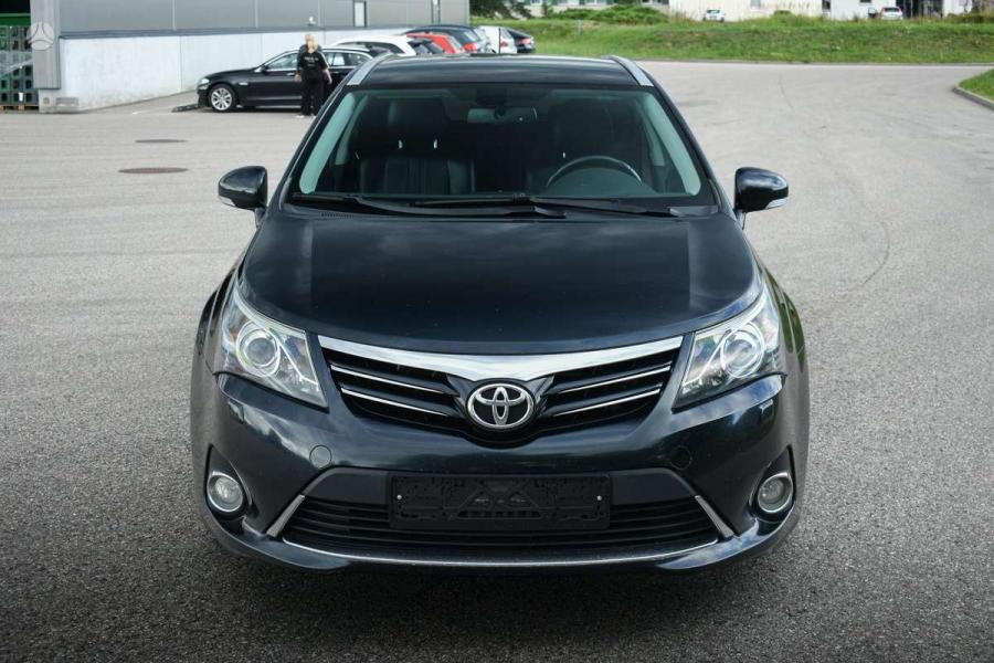 Toyota Avensis 2014 in Vilnius, with an engine capacity of 2.00 L and mileage of 331 thousand km for 5300 €, photo 4 on AUTOMOTO.COM.LV