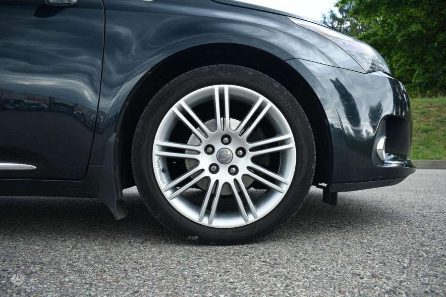 Toyota Avensis 2014 in Vilnius, with an engine capacity of 2.00 L and mileage of 331 thousand km for 5300 €, photo 14 on AUTOMOTO.COM.LV