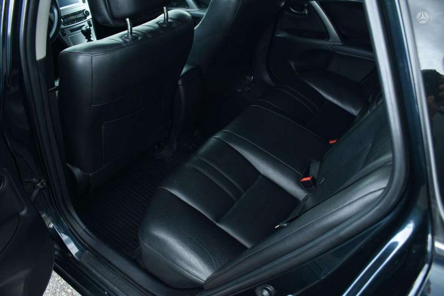 Toyota Avensis 2014 in Vilnius, with an engine capacity of 2.00 L and mileage of 331 thousand km for 5300 €, photo 17 on AUTOMOTO.COM.LV