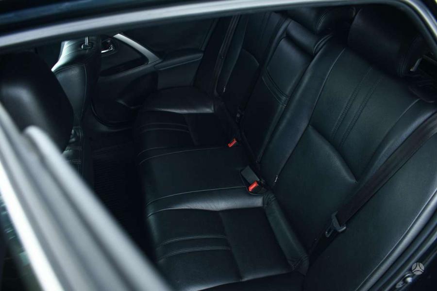 Toyota Avensis 2014 in Vilnius, with an engine capacity of 2.00 L and mileage of 331 thousand km for 5300 €, photo 18 on AUTOMOTO.COM.LV