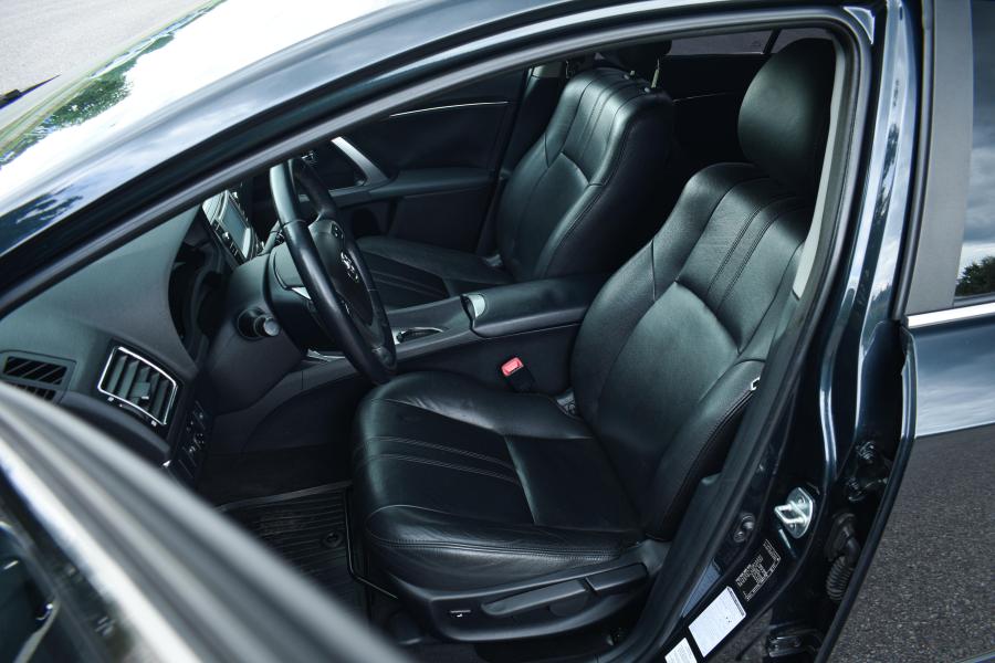Toyota Avensis 2014 in Vilnius, with an engine capacity of 2.00 L and mileage of 330 thousand km for 5150 €, photo 15 on AUTOMOTO.COM.LV