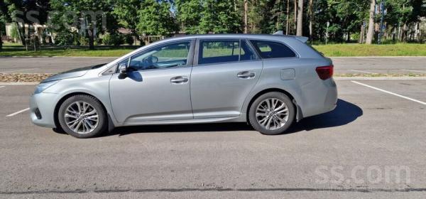 Toyota Avensis 2015 in Daugavpils, with an engine capacity of 2.00 L and mileage of 221 thousand km for 7500 €, photo 3 on AUTOMOTO.COM.LV