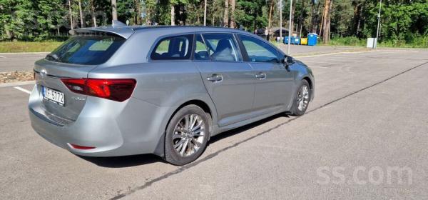 Toyota Avensis 2015 in Daugavpils, with an engine capacity of 2.00 L and mileage of 221 thousand km for 7500 €, photo 4 on AUTOMOTO.COM.LV