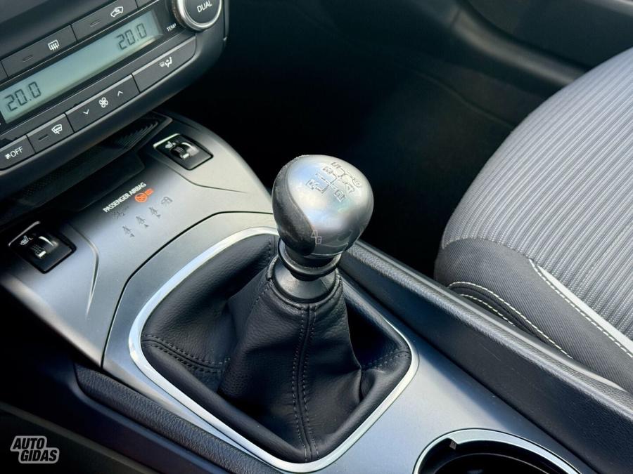 Toyota Avensis 2015 Vilkaviškis, ar dzinēja tilpumu 2.00 L un nobraukumu 232 tūkst. km par 8000 €, foto 16 vietnē AUTOMOTO.COM.LV
