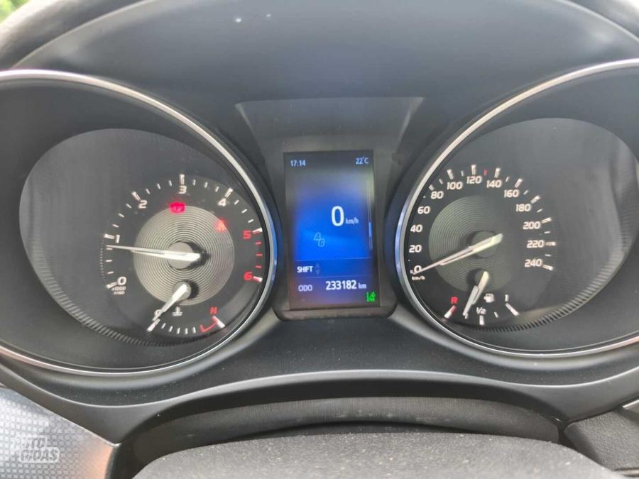 Тойота Авенсис 2015 в Вилкавишкис, объемом двигателя 2.00 л и пробегом 233 тыс. км за 8000 €, фото 16 на AUTOMOTO.COM.LV