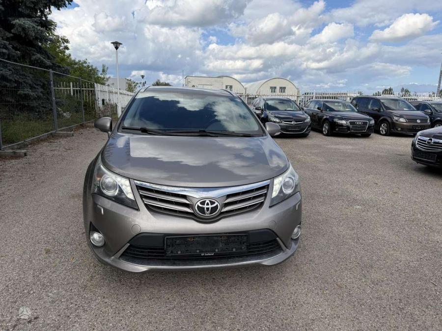 Toyota Avensis 2015 in Marijampole, with an engine capacity of 1.80 L and mileage of 264 thousand km for 5950 €, photo 3 on AUTOMOTO.COM.LV