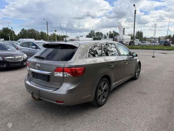 Toyota Avensis 2015 in Marijampole, with an engine capacity of 1.80 L and mileage of 264 thousand km for 5950 €, photo 6 on AUTOMOTO.COM.LV