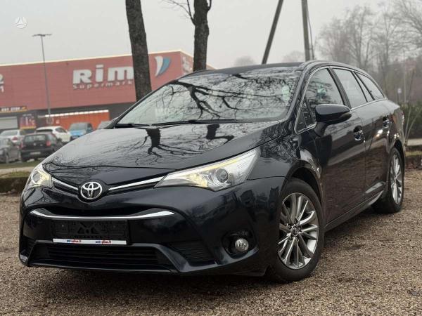Toyota Avensis 2016 in Ukmerge, with an engine capacity of 1.60 L and mileage of 218 thousand km for 7950 €, photo 1 on AUTOMOTO.COM.LV