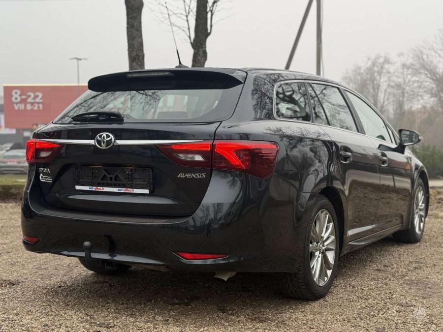 Toyota Avensis 2016 in Ukmerge, with an engine capacity of 1.60 L and mileage of 218 thousand km for 7950 €, photo 5 on AUTOMOTO.COM.LV