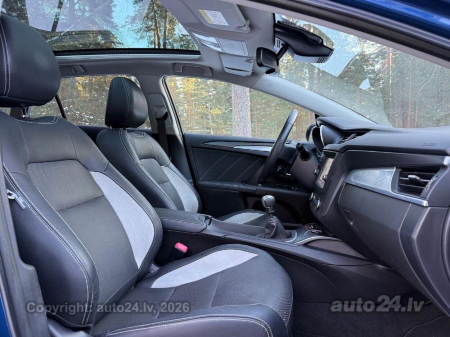 Toyota Avensis 2016 in Tallinn, with an engine capacity of 2.00 L and mileage of 128 thousand km for 11900 €, photo 14 on AUTOMOTO.COM.LV