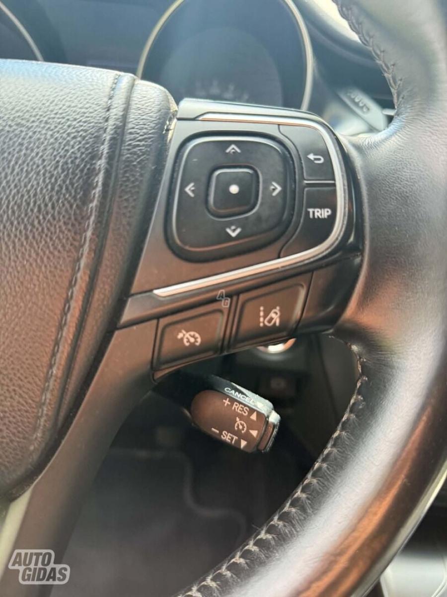 Toyota Avensis 2016 in Vilnius, with an engine capacity of 1.60 L and mileage of 247 thousand km for 6800 €, photo 12 on AUTOMOTO.COM.LV