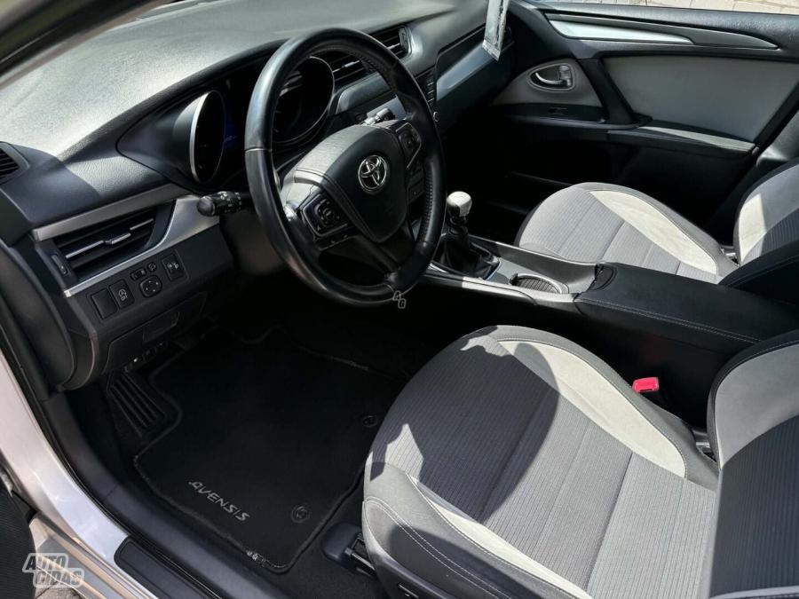 Toyota Avensis 2016 in Vilnius, with an engine capacity of 1.60 L and mileage of 247 thousand km for 6800 €, photo 14 on AUTOMOTO.COM.LV