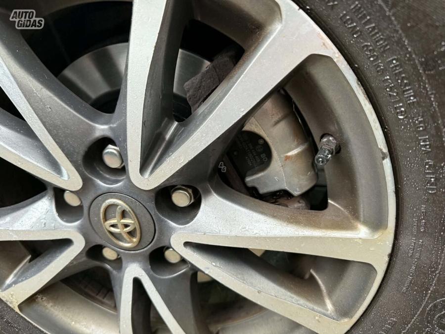 Toyota Avensis 2016 in Vilnius, with an engine capacity of 1.60 L and mileage of 247 thousand km for 6800 €, photo 17 on AUTOMOTO.COM.LV