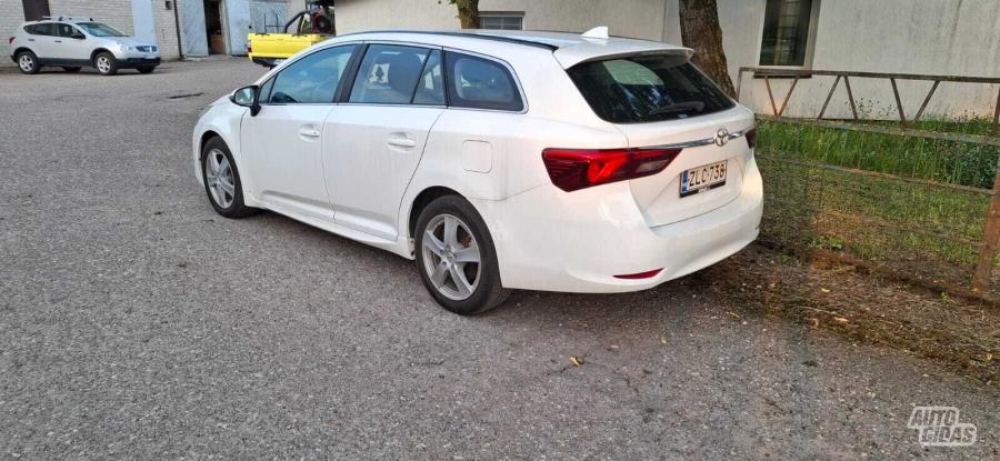 Toyota Avensis 2016 in Kelme, with an engine capacity of 1.60 L and mileage of 262 thousand km for 6800 €, photo 5 on AUTOMOTO.COM.LV