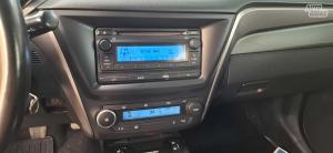 Toyota Avensis 2016 in Kelme, with an engine capacity of 1.60 L and mileage of 262 thousand km for 6800 €, photo 12 on AUTOMOTO.COM.LV