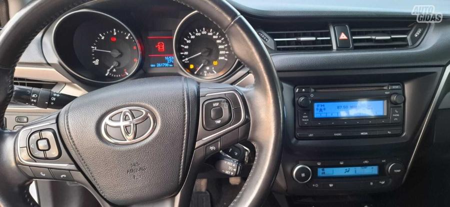 Toyota Avensis 2016 in Kelme, with an engine capacity of 1.60 L and mileage of 262 thousand km for 6800 €, photo 17 on AUTOMOTO.COM.LV