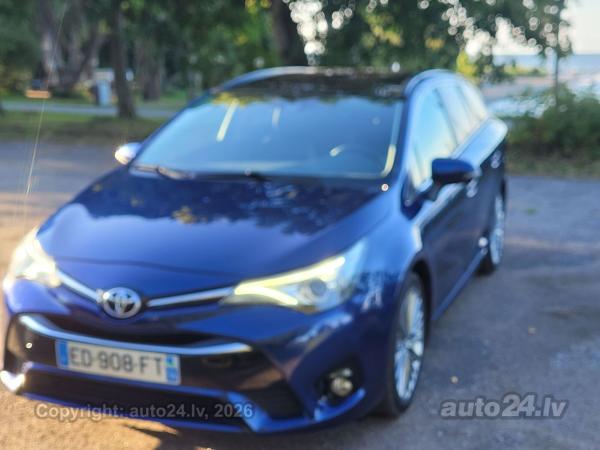 Toyota Avensis 2016 in Narva, with an engine capacity of 2.00 L and mileage of 200 thousand km for 8999 €, photo 3 on AUTOMOTO.COM.LV