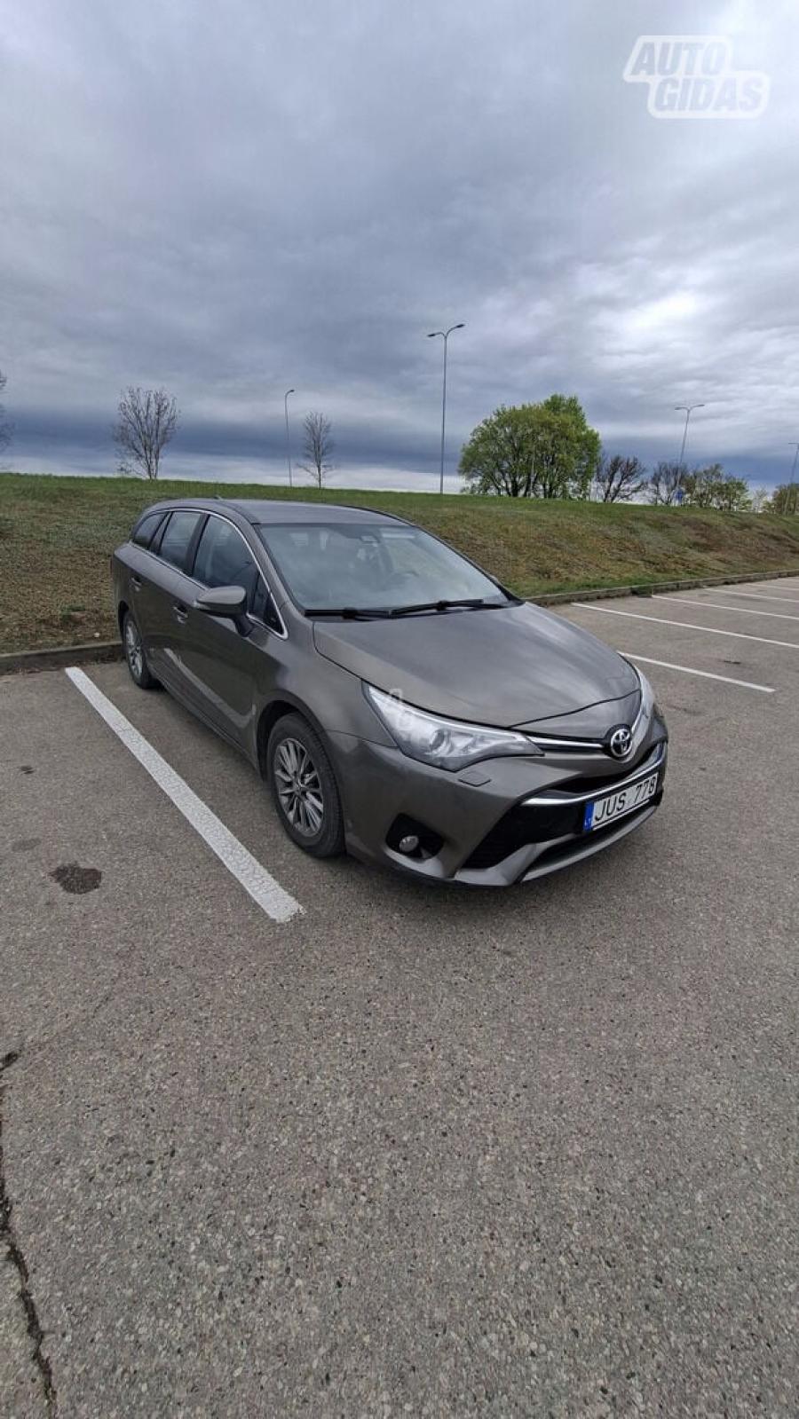 Toyota Avensis 2017 in Ukmerge, with an engine capacity of 1.80 L and mileage of 204 thousand km for 9000 €, photo 4 on AUTOMOTO.COM.LV