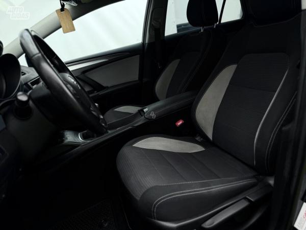 Toyota Avensis 2017 in Avizieniai, with an engine capacity of 2.00 L and mileage of 224 thousand km for 9990 €, photo 10 on AUTOMOTO.COM.LV