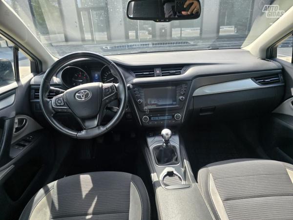 Toyota Avensis 2018 in Vilnius, with an engine capacity of 2.00 L and mileage of 256 thousand km for 6200 €, photo 8 on AUTOMOTO.COM.LV