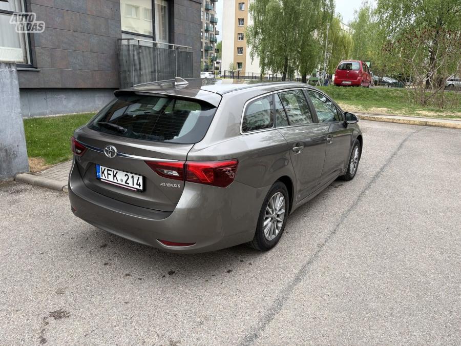 Toyota Avensis 2018 in Vilnius, with an engine capacity of 1.80 L and mileage of 104 thousand km for 13000 €, photo 4 on AUTOMOTO.COM.LV