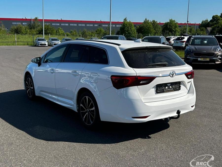 Тойота Авенсис 2018 в Вильнюс, объемом двигателя 1.80 л и пробегом 135 тыс. км за 12500 €, фото 4 на AUTOMOTO.COM.LV