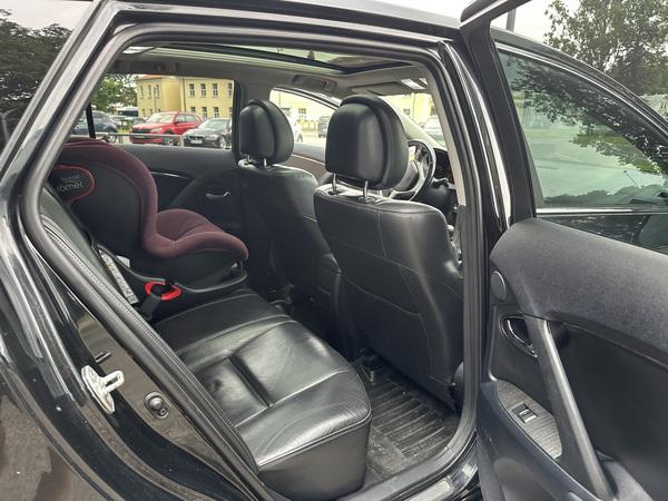 Toyota Avensis 2019 in Johvi, with an engine capacity of 0.00 L and mileage of 321 thousand km for 3500 €, photo 7 on AUTOMOTO.COM.LV