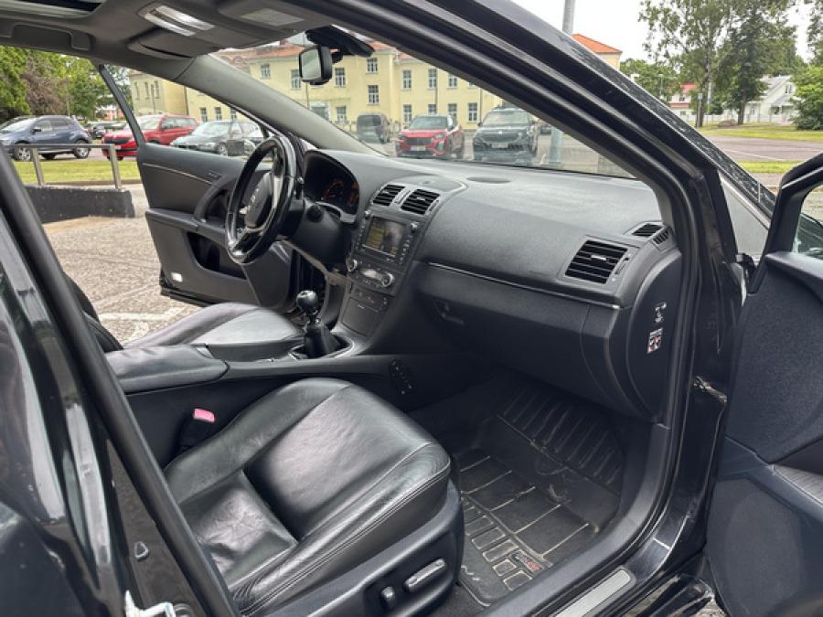 Toyota Avensis 2019 in Johvi, with an engine capacity of 0.00 L and mileage of 321 thousand km for 3500 €, photo 9 on AUTOMOTO.COM.LV