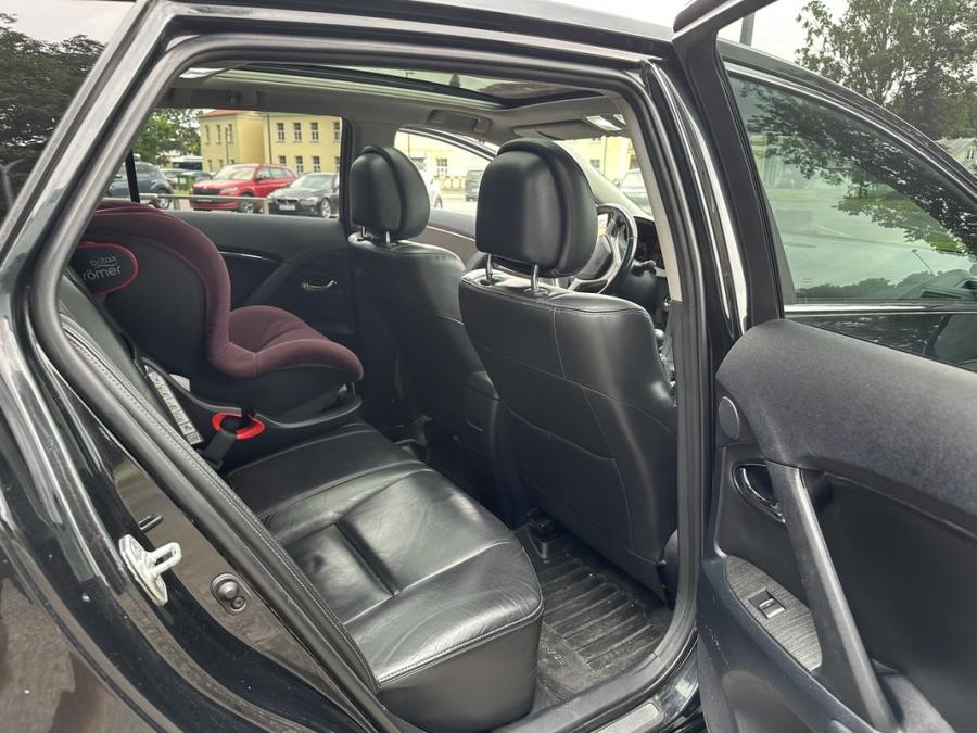 Toyota Avensis 2019 in Johvi, with an engine capacity of 0.00 L and mileage of 321 thousand km for 3500 €, photo 18 on AUTOMOTO.COM.LV
