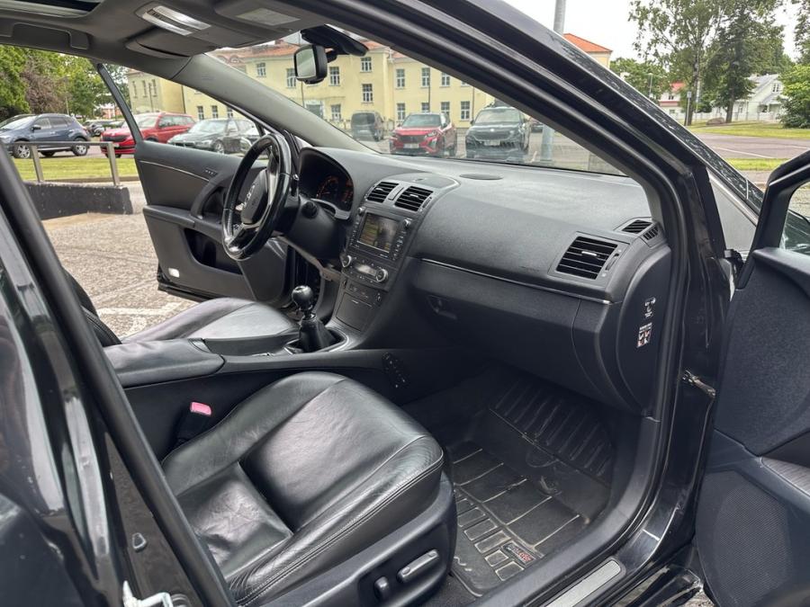 Toyota Avensis 2019 in Johvi, with an engine capacity of 0.00 L and mileage of 321 thousand km for 3500 €, photo 19 on AUTOMOTO.COM.LV