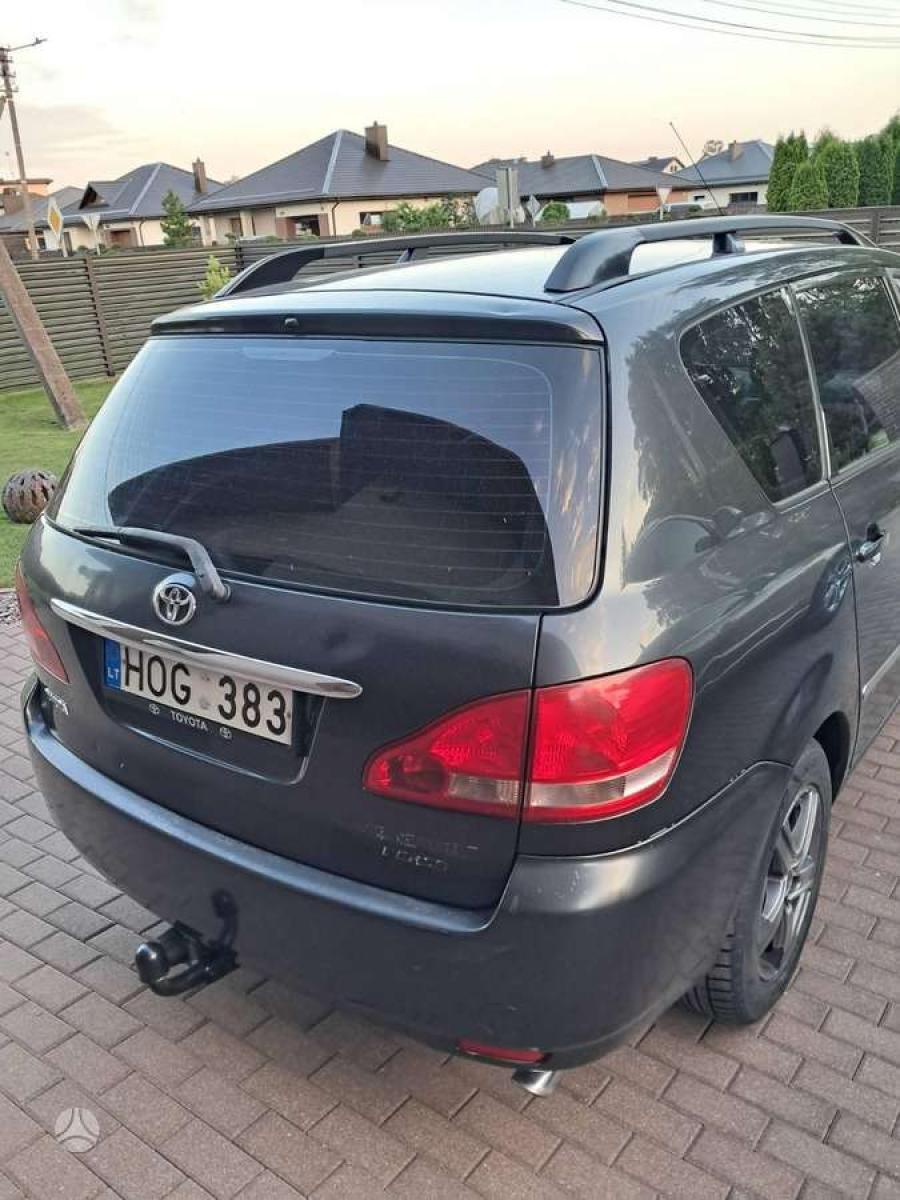 Melns Toyota avensis-verso 2001 Panevēža, ar dzinēja tilpumu 2.00 L un nobraukumu 300 tūkst. km par 2200 €, foto 4 vietnē AUTOMOTO.COM.LV
