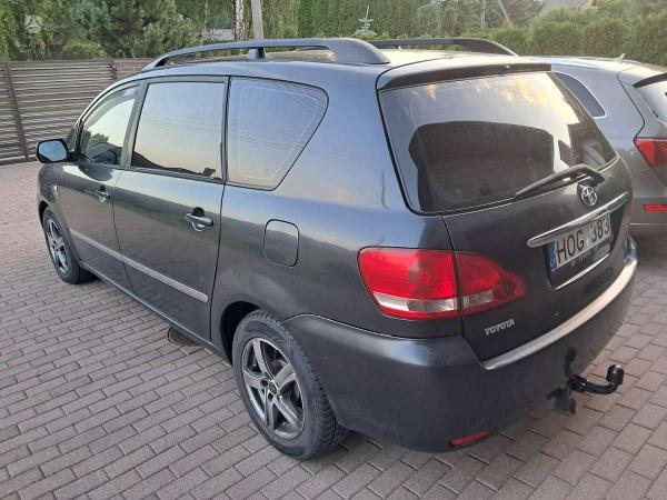 Melns Toyota avensis-verso 2001 Panevēža, ar dzinēja tilpumu 2.00 L un nobraukumu 300 tūkst. km par 2200 €, foto 4 vietnē AUTOMOTO.COM.LV