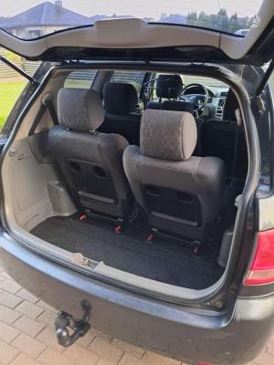 Melns Toyota avensis-verso 2001 Panevēža, ar dzinēja tilpumu 2.00 L un nobraukumu 300 tūkst. km par 2200 €, foto 6 vietnē AUTOMOTO.COM.LV