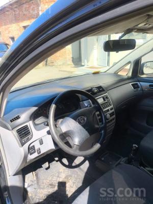 Melns Toyota avensis-verso 2002 Daugavpils, ar dzinēja tilpumu 2.00 L un nobraukumu 296 tūkst. km par 1450 €, foto 4 vietnē AUTOMOTO.COM.LV
