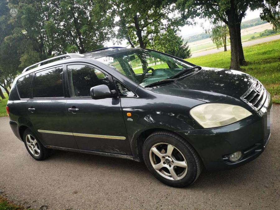 Black Toyota avensis-verso 2002 in Kaunas, with an engine capacity of 2.00 L and mileage of 380 thousand km for 799 €, photo 1 on AUTOMOTO.COM.LV