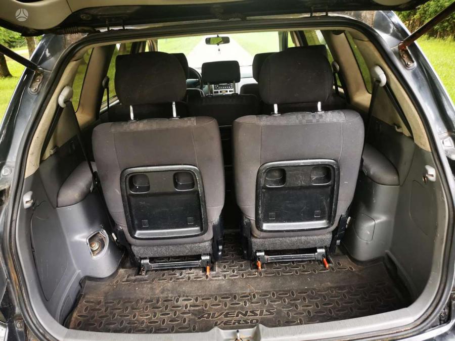 Black Toyota avensis-verso 2002 in Kaunas, with an engine capacity of 2.00 L and mileage of 380 thousand km for 799 €, photo 16 on AUTOMOTO.COM.LV