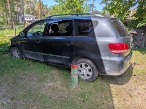 Черный Тойота Авенсис Версо 2003 в Рига, объемом двигателя 2.00 л и пробегом 391 тыс. км за 745 €, фото 3 на AUTOMOTO.COM.LV