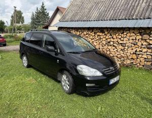 Black Toyota avensis-verso 2004 in Jonava, with an engine capacity of 2.00 L and mileage of 298 thousand km for 1850 €, photo 3 on AUTOMOTO.COM.LV