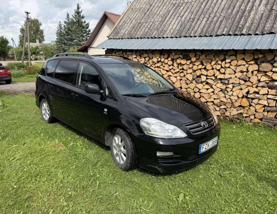 Black Toyota avensis-verso 2004 in Jonava, with an engine capacity of 2.00 L and mileage of 298 thousand km for 1850 €, photo 3 on AUTOMOTO.COM.LV