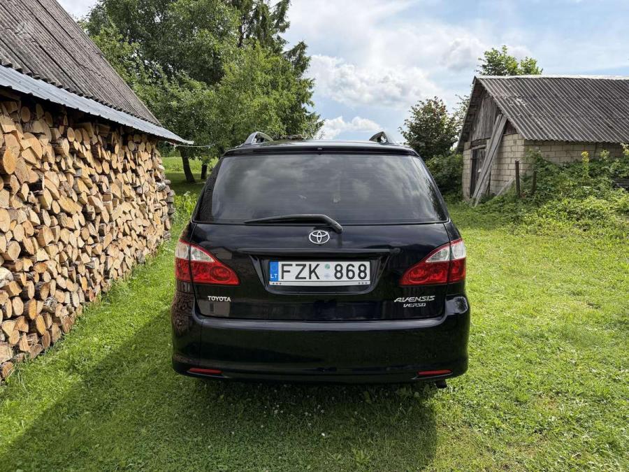 Black Toyota avensis-verso 2004 in Jonava, with an engine capacity of 2.00 L and mileage of 298 thousand km for 1850 €, photo 5 on AUTOMOTO.COM.LV