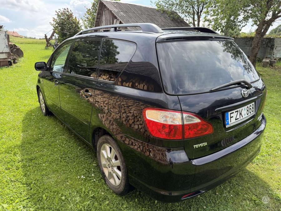 Black Toyota avensis-verso 2004 in Jonava, with an engine capacity of 2.00 L and mileage of 298 thousand km for 1850 €, photo 6 on AUTOMOTO.COM.LV