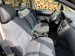 Black Toyota avensis-verso 2004 in Jonava, with an engine capacity of 2.00 L and mileage of 298 thousand km for 1850 €, photo 15 on AUTOMOTO.COM.LV