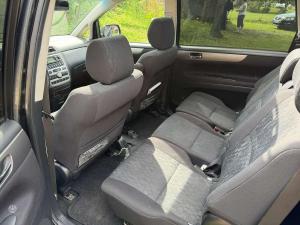 Black Toyota avensis-verso 2004 in Jonava, with an engine capacity of 2.00 L and mileage of 298 thousand km for 1850 €, photo 16 on AUTOMOTO.COM.LV