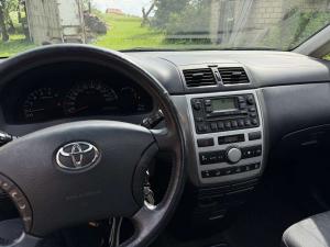 Black Toyota avensis-verso 2004 in Jonava, with an engine capacity of 2.00 L and mileage of 298 thousand km for 1850 €, photo 20 on AUTOMOTO.COM.LV