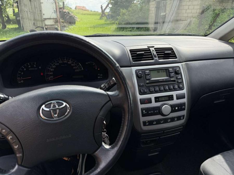 Black Toyota avensis-verso 2004 in Jonava, with an engine capacity of 2.00 L and mileage of 298 thousand km for 1850 €, photo 20 on AUTOMOTO.COM.LV