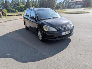 Черный Тойота Авенсис Версо 2005 в Шяуляй, объемом двигателя 2.00 л и пробегом 335 тыс. км за 2150 €, фото 3 на AUTOMOTO.COM.LV